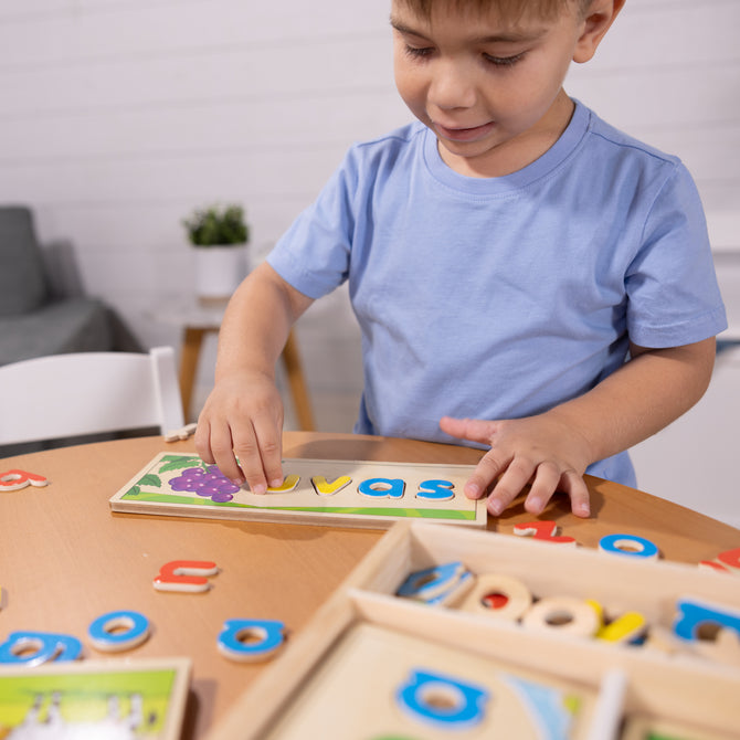 Spanish See & Spell Melissa & Doug