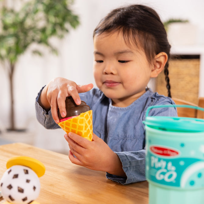 Play to Go Ice Cream Play Set| Melissa & Doug